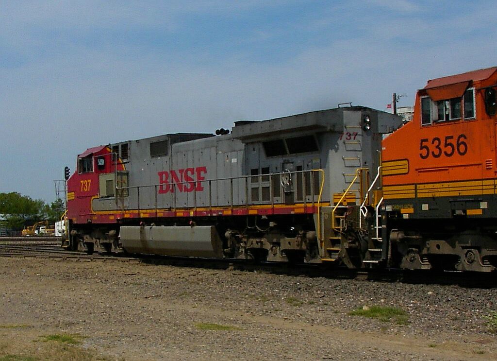 BNSF 737 "NOT QUITE BOEING"